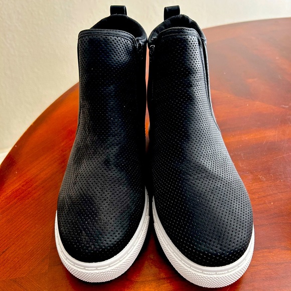 Outwoods | Shoes | New Black Wedge Sneakers | Poshmark